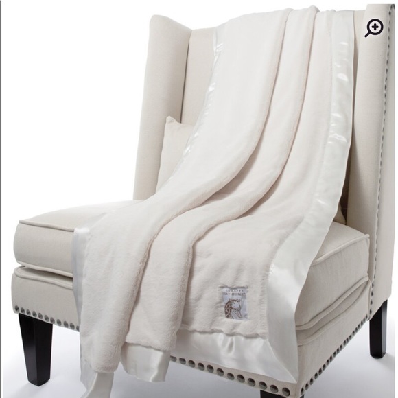 Giraffe at Home | Bedding | Giraffe At Home Luxe Solid Faux Fur Throw ...